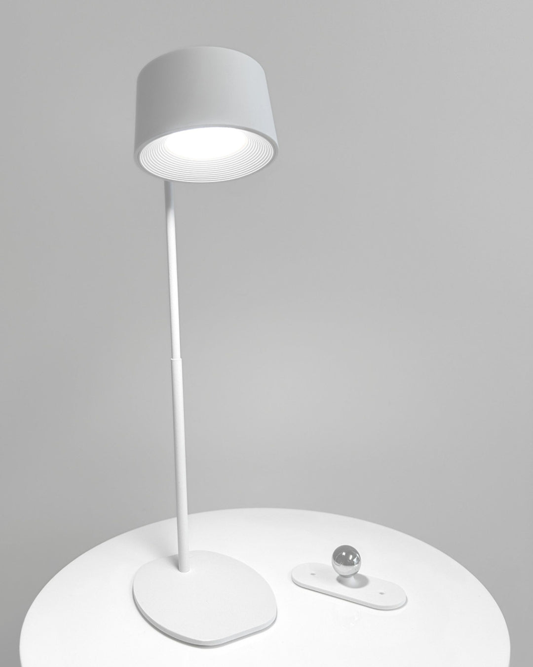 LED USB Rechargeable Table Lamp White – Chambers